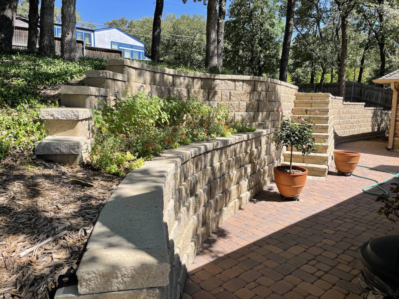 Retaining Walls, Drainage & Seawall Construction | (817) 690‑8081